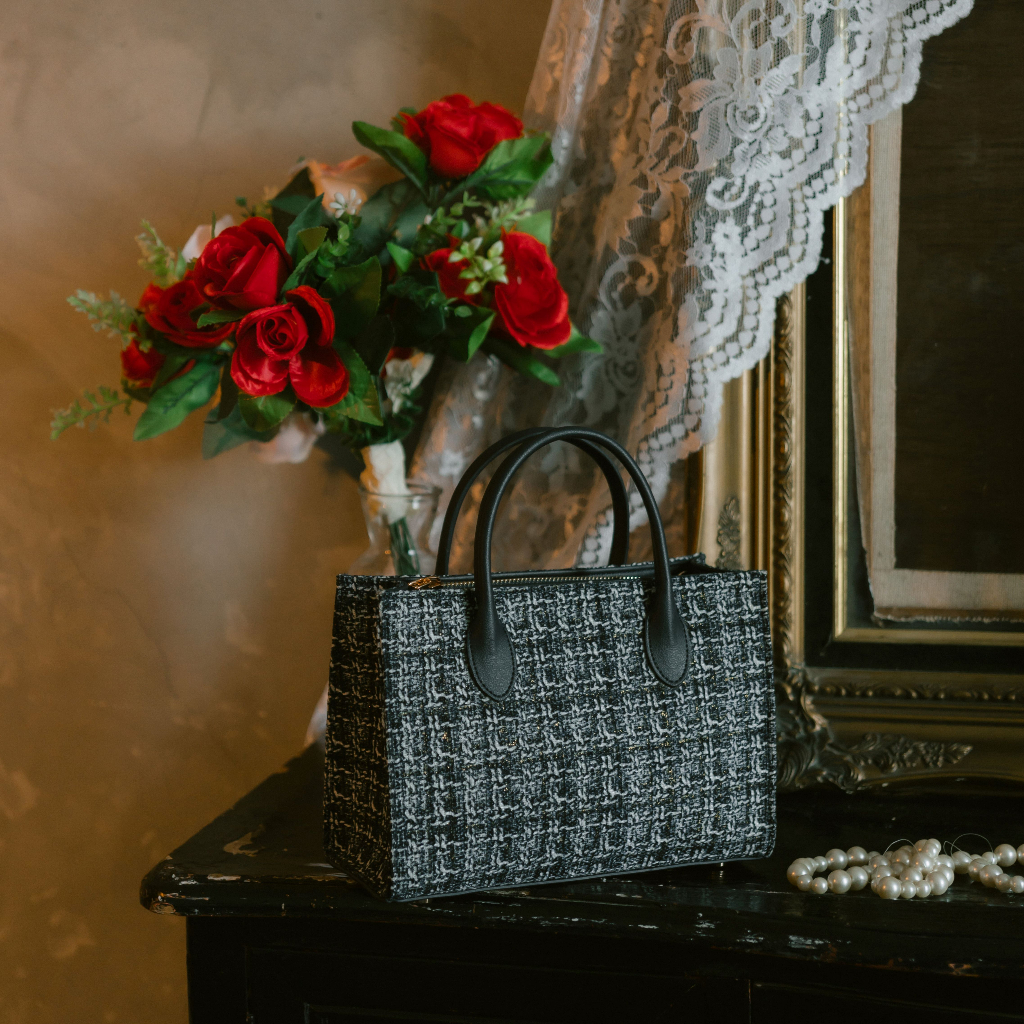 Jual Vallice - Claire Large Tweed Bag | Shopee Indonesia