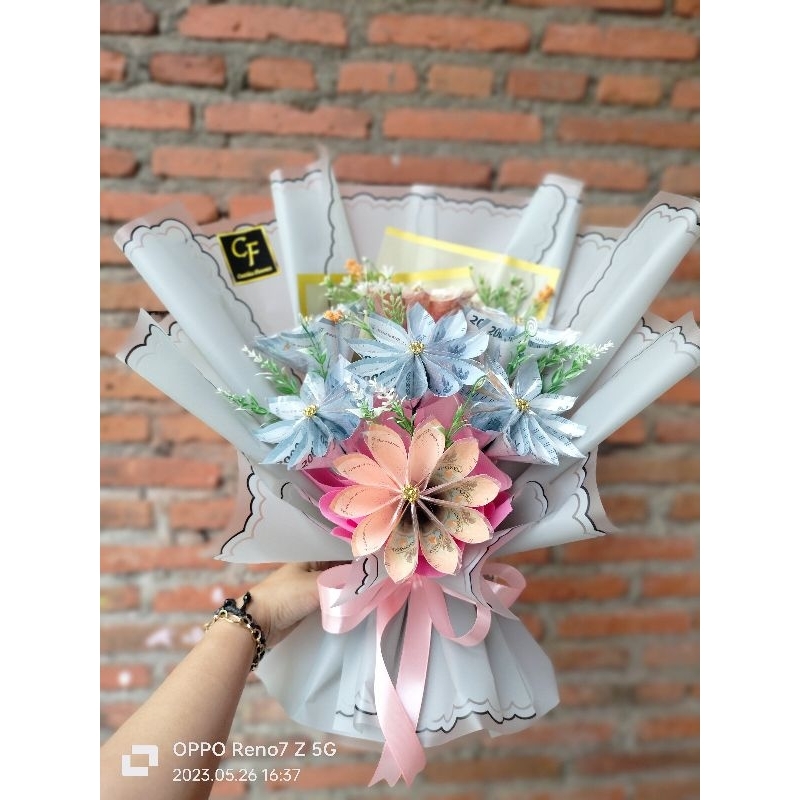 Jual Buket Bunga uang ory/kado Ultah/kado wisuda | Shopee Indonesia