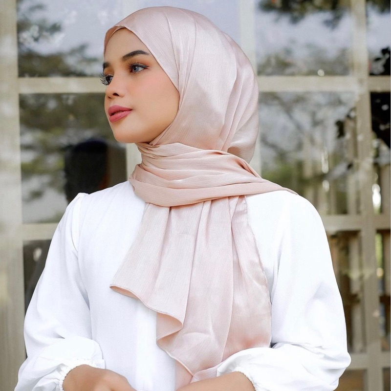 Jual PASHMINA SILK medium size by saraliahijab | Shopee Indonesia
