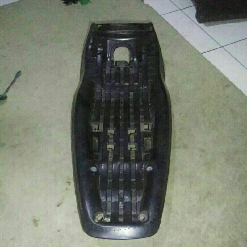 Jual tapak fiber plat plastik jok motor Tiger Revo asli ori copotan ...