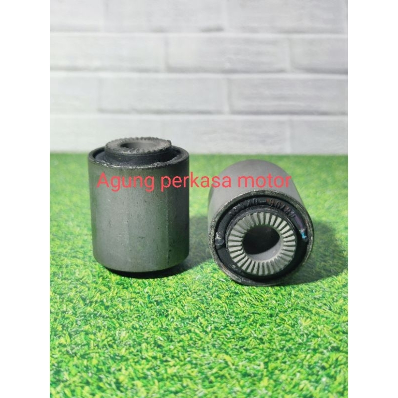 Jual Bushing lateral, bush lateral belakang innova harga 1pcs(original ...