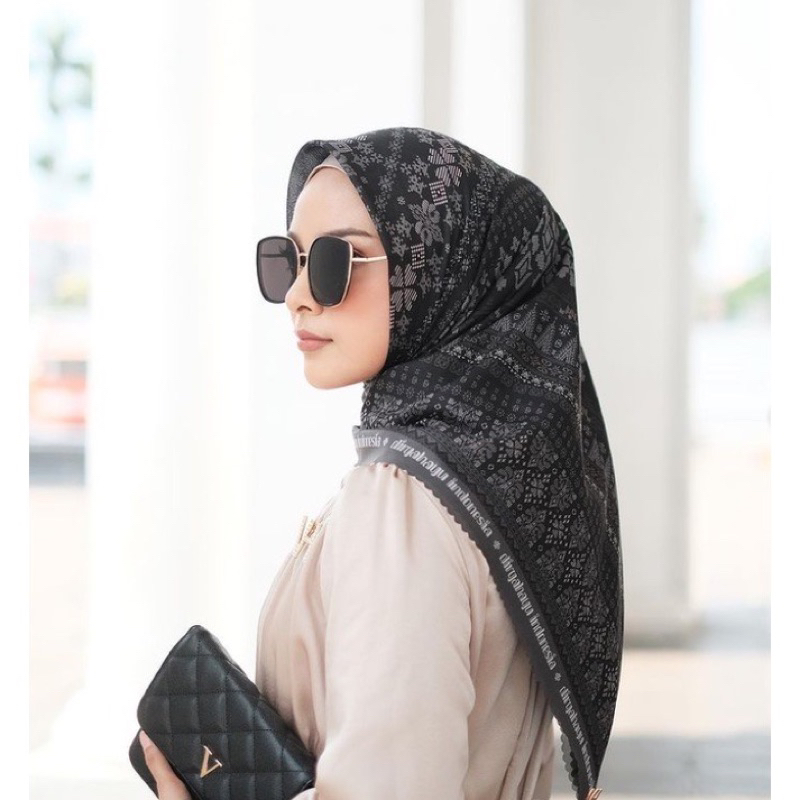 Jual preloved vanilla hijab dirgahayu scarf by vanillahijab riung atlantis dan naomi set lozy ...