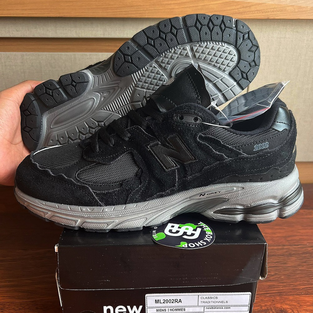 Jual SEPATU SNEAKERS 2002R PROTECTION PACK BLACK NEW | Shopee Indonesia