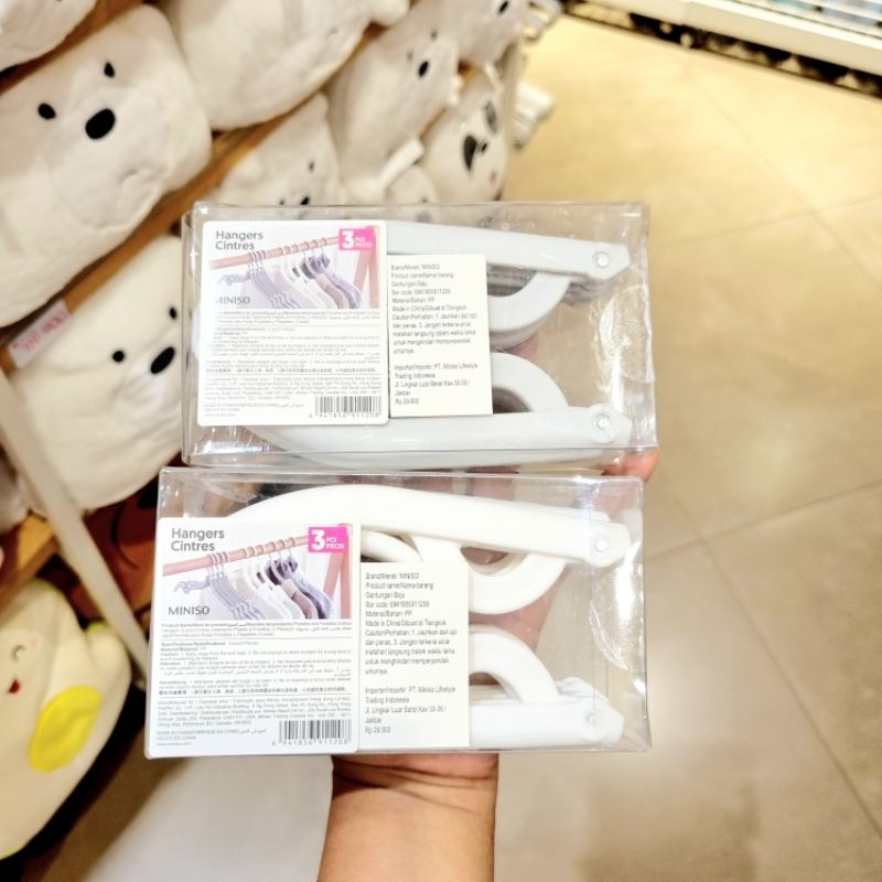 Jual MINISO FOLDABLE AND PORTABLE CLOTHES HANGERS / GANTUNGAN BAJU ...