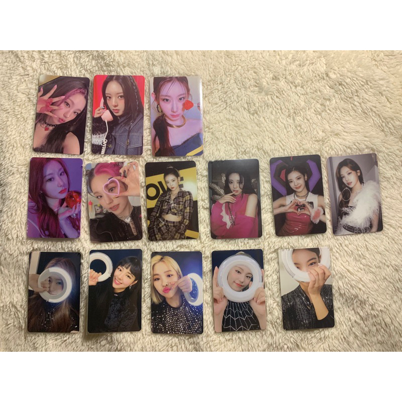 Jual [OFFICIAL] ITZY Photocard Selca Crazy In Love Guess Who Photocard ...