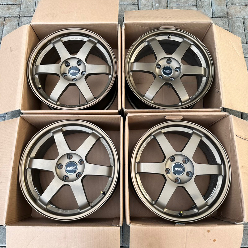 Jual Velg Ring 18 SSW S202LP Innova Zenix Crv Venturer VolkRays TE37 ...