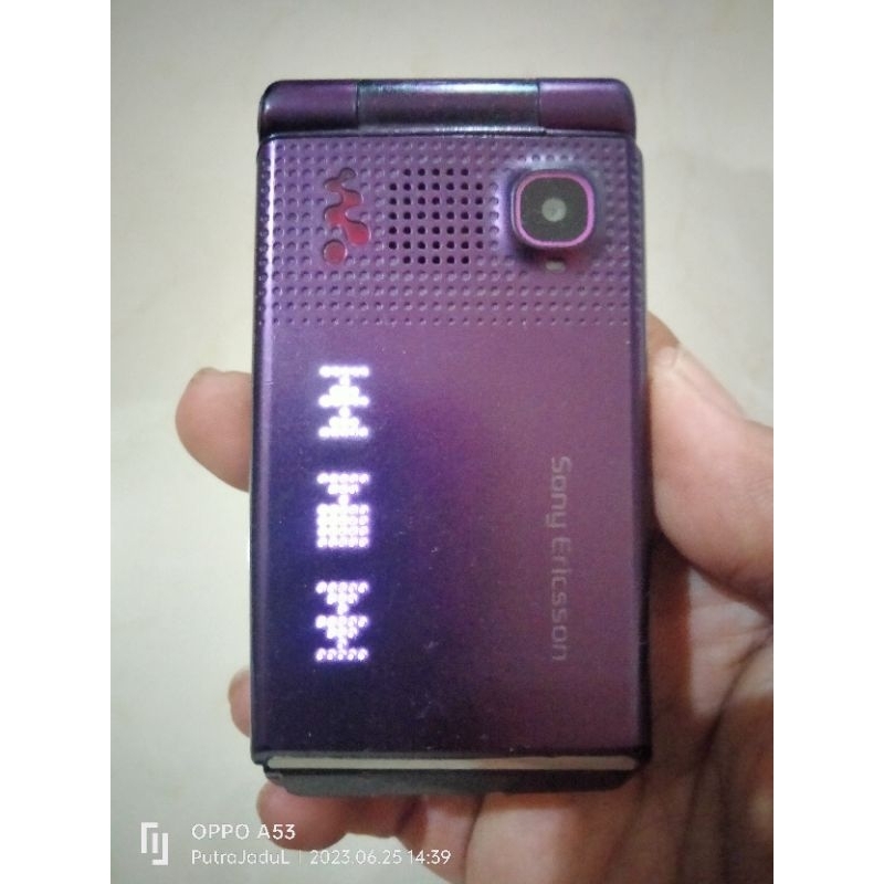 Jual Sony Ericsson W380 i Flip Ungu Normal Original Mulus Jadul Langka Unik Imut Speaker Bass ...