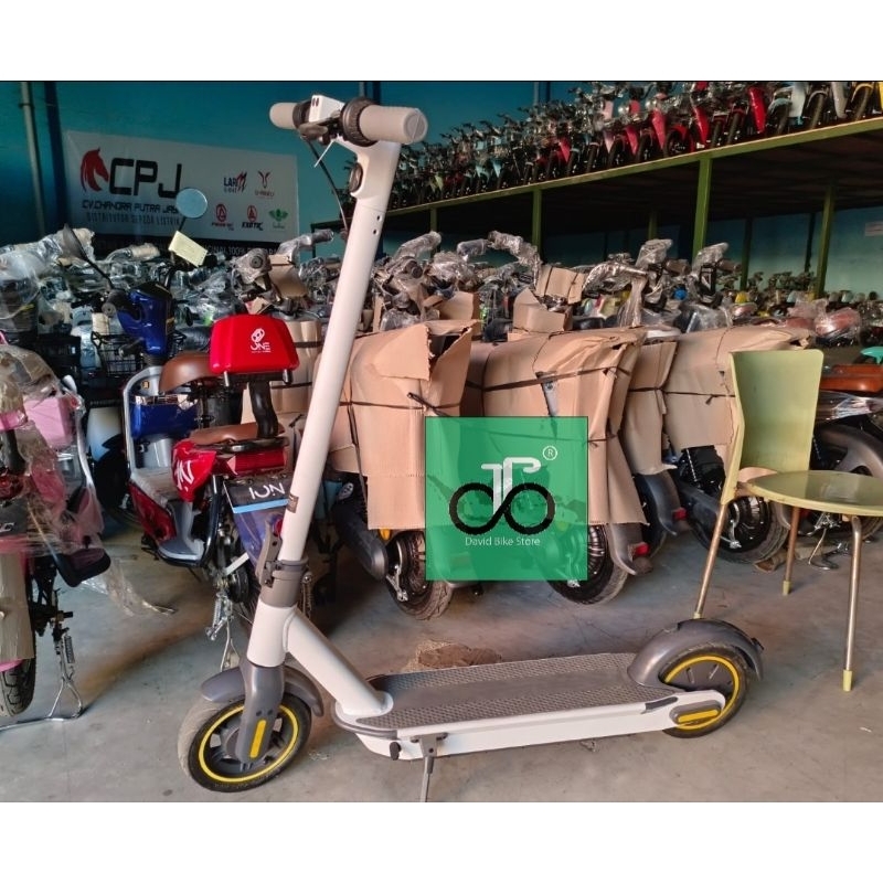 Jual Scooter Skuter Listrik Otoped QMWHEEL LARIZZ H7 MAX Otopet ...