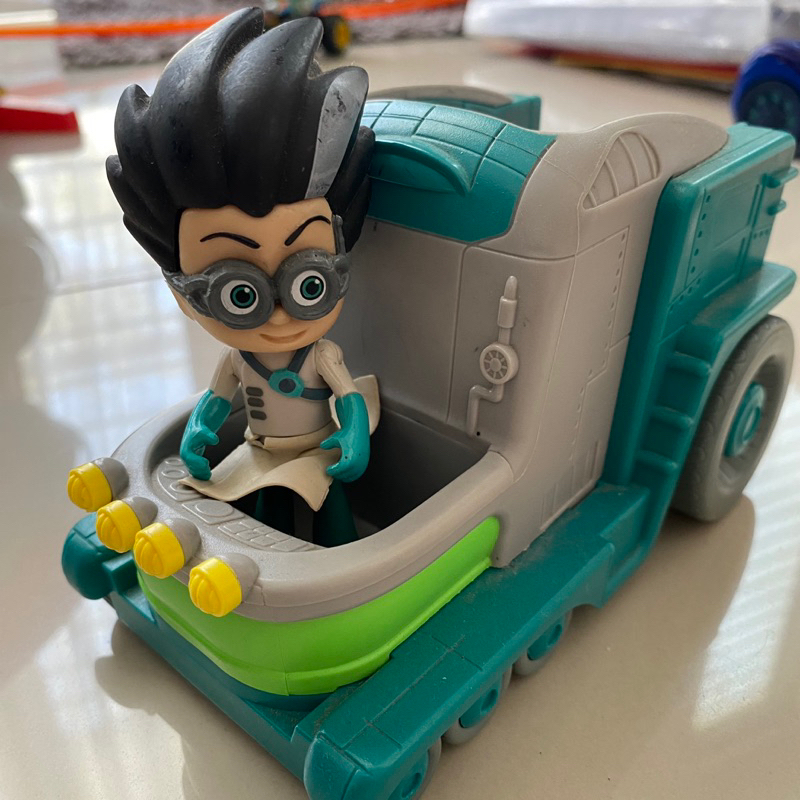 Jual PJ Masks Romeo Lab Vehicle with Figure Mask Just Play | Shopee ...