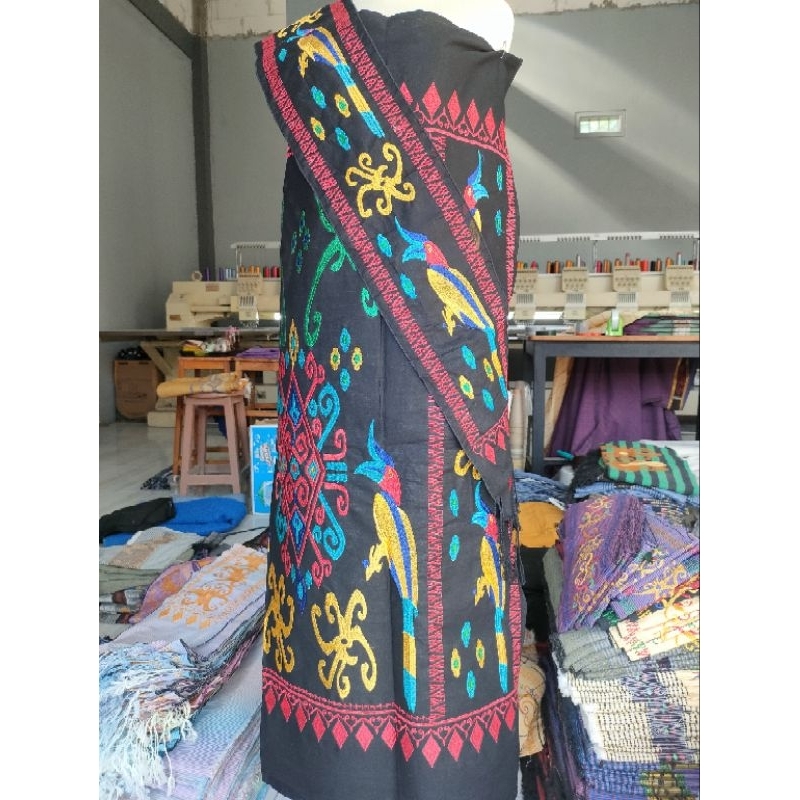 Jual Kain Sulam Tumpar Bordir Kalimantan Plus Slendang | Shopee Indonesia