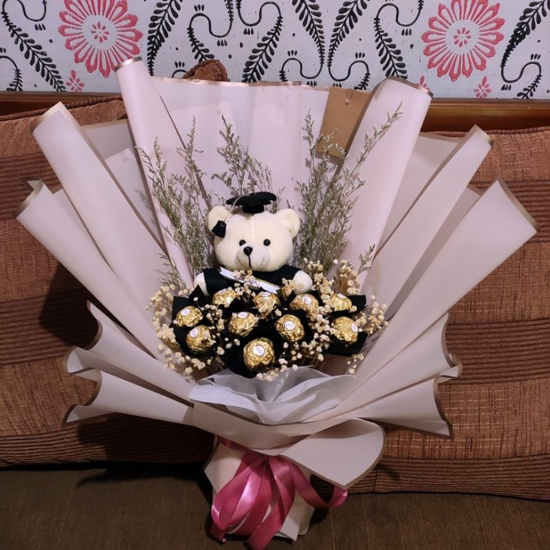 Jual Bouquet Bunga Boneka Wisuda Coklat Ferrero Rocher / Buket Bunga ...