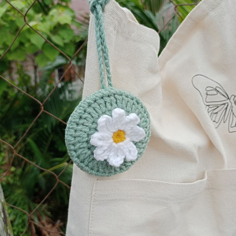 Jual Cermin Mini aesthetic - Bag Charm Rajut crochet bunga daisy ...