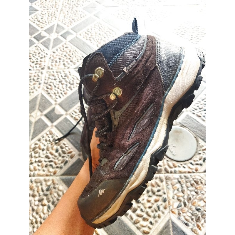 Jual Sepatu outdoor Quechua decathlon | Shopee Indonesia