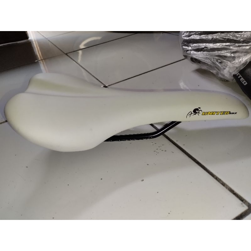 Jual sadel sepeda roadbike fixie velo united slim putih | Shopee Indonesia