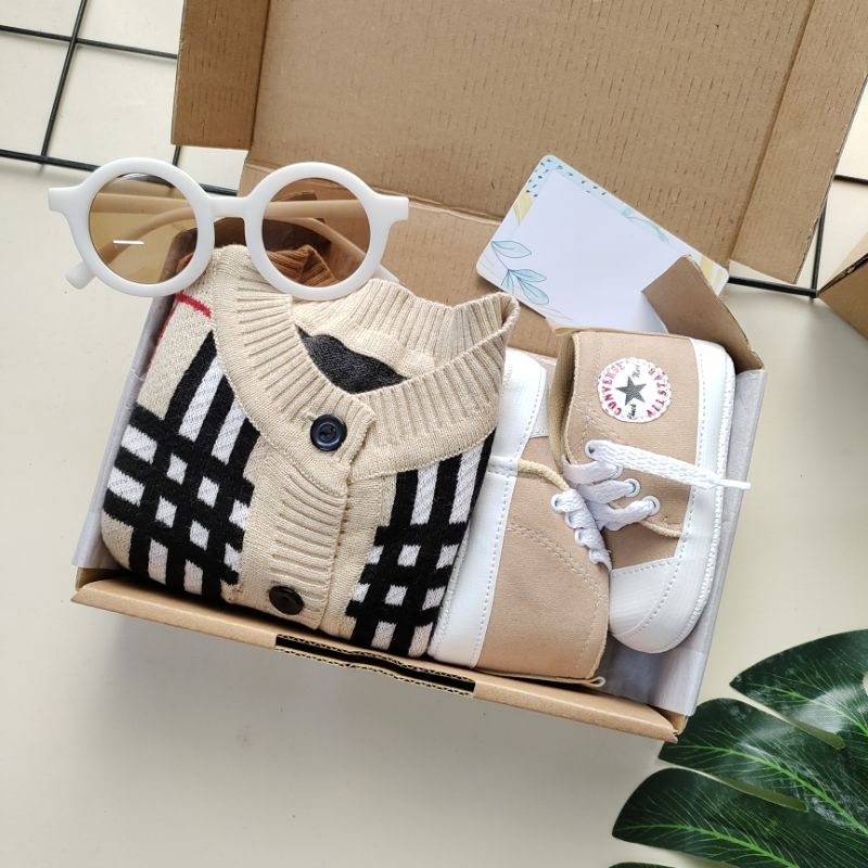 Jual Hampers bayi lahiran perempuan / anak 1-2 tahun PAKET KARDI WATIFA ...