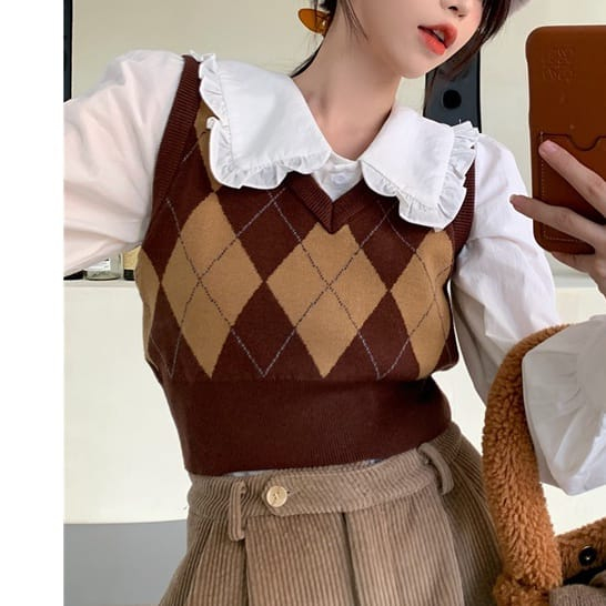 Jual Korean Diamond Plaid Knit Vest Crop Top Rompi Rajut Korea | Shopee ...