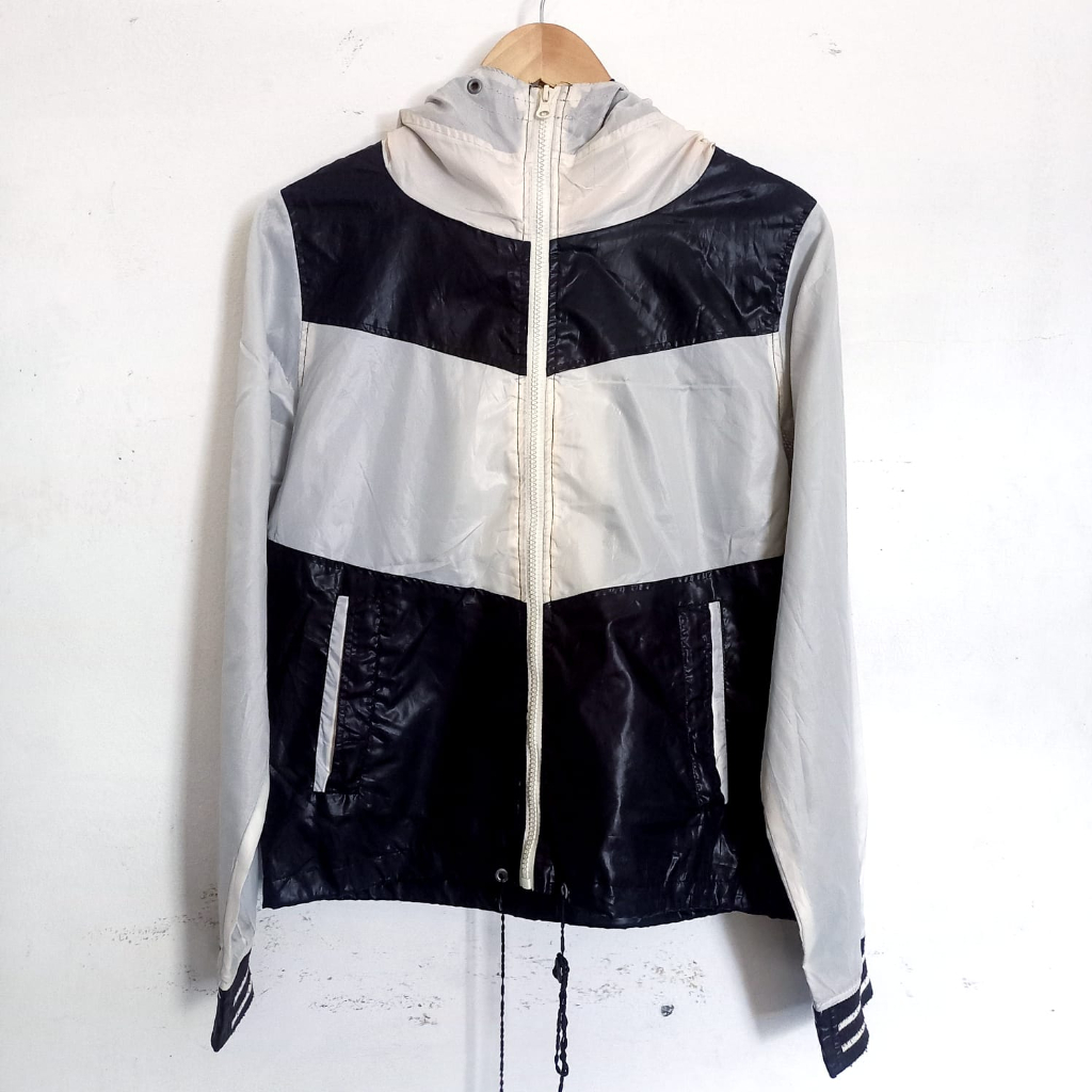 Jual jacket vintage parasut putih hitam | Shopee Indonesia
