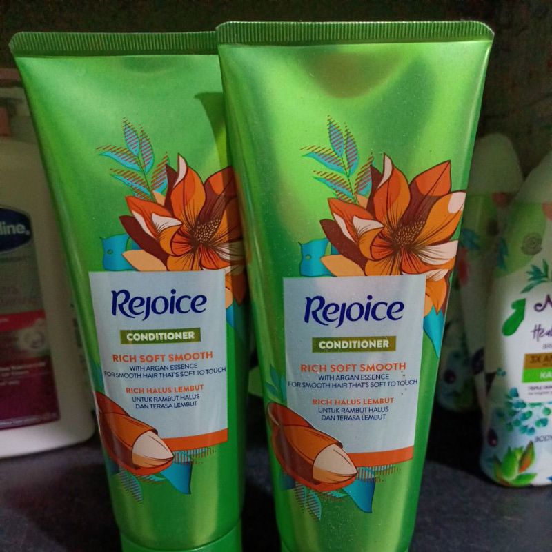Jual Rejoice Shampoo 150 Ml Rich Soft Smooth | Anti Ketombe | Korean Jeju Rose Edition | Shopee ...