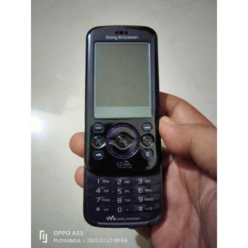 Jual Sony Ericsson W395 i Bahan Original Super Mulus Jadul Langka Unik Imut Speaker Bass Stereo ...