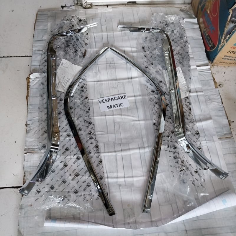 Jual Lis Body Bodi Vespa Sprint Primavera 3V Iget Original | Shopee ...