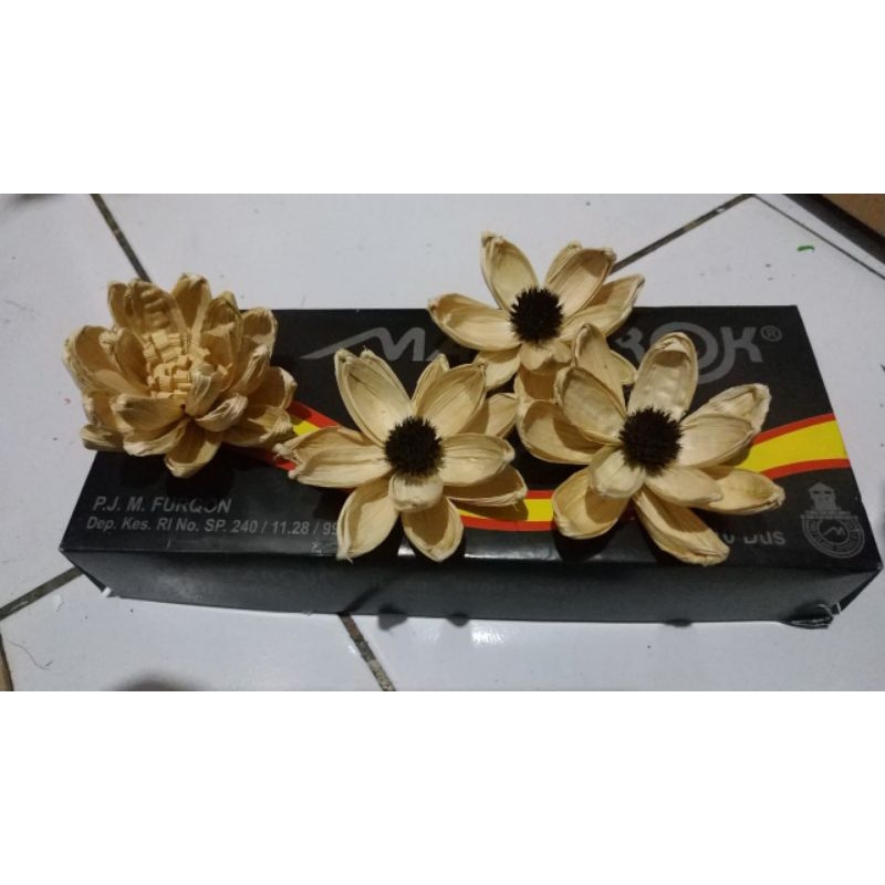 Jual Kuntum Bunga Kulit Jagung Kerajinan Kulit Jagung Bunga Kobot