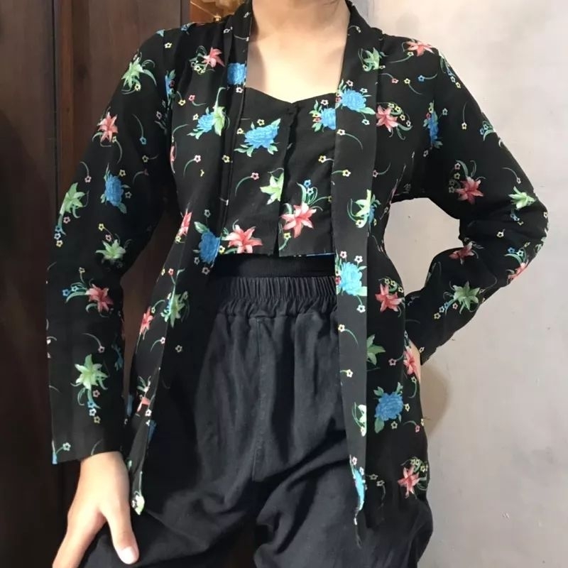 Jual Kebaya kancing/ kebaya modern/ kebaya kutubaru kekinian/ kebaya ...
