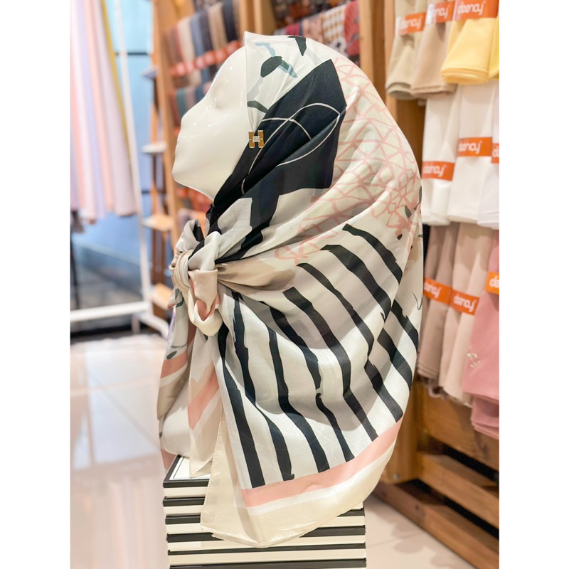 Jual bee.me FLAMINGO | HIJAB VOAL SEGIEMPAT | KERUDUNG MOTIF | JILBAB ...