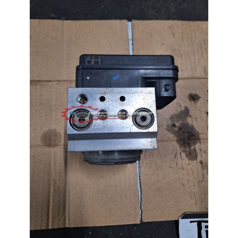 Jual modul abs actuator hiace bensin kode 6H modul abs rem hiace bensin ...