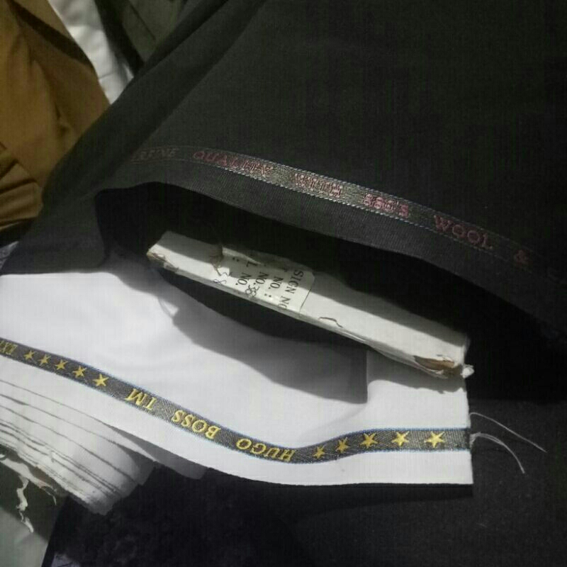 Jual Kain Bahan Hitam Putih HUGO BOSS Kain Meteran Untuk Seragam Pemda ...
