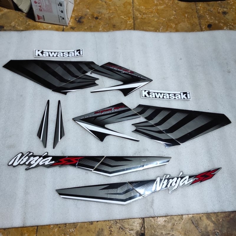 Jual Stiker stripping striping decal graphic Kawasaki Ninja 150 ss ...