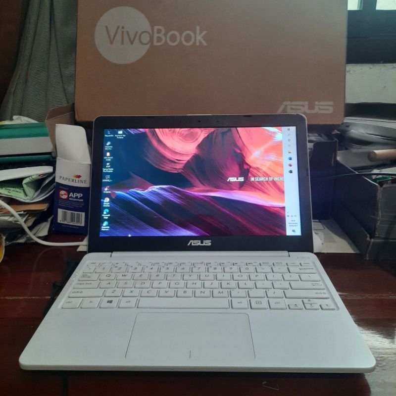 Jual Laptop ASUS E203 MAH vivobook MULUS RAM 4GB 256GB HDD murah notebook | Shopee Indonesia