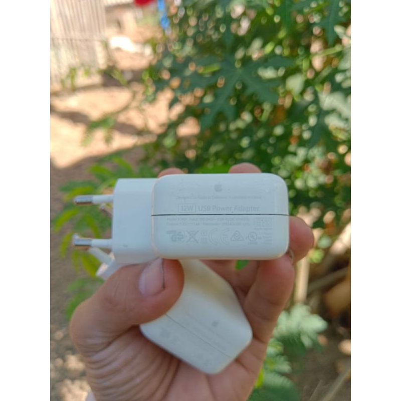 Jual ADAPTOR ORIGINAL IPHONE/IPAD 2.4 ampere 12 Watt | Shopee Indonesia