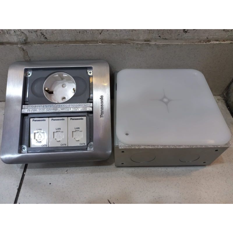 Jual stop kontak lantai duplex panasonic DUMF3230J + data cat6 cat 6 ...