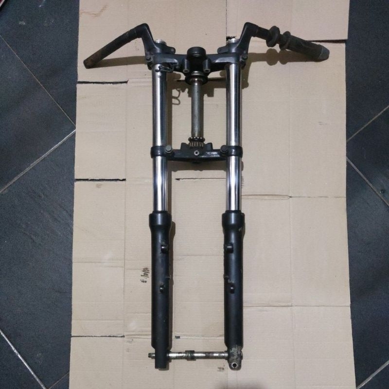 Jual Shock depan cbr 250r thailand cbu kyj k33 | Shock depan cbr250r ...