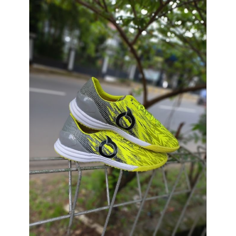 Jual Sepatu Futsal Ortuseight Catalyst Legion Unity IN - Electricity ...