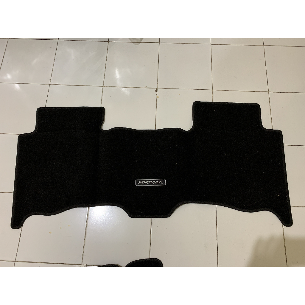 Jual Karpet Mobil Bludru Tengah Baris Kedua Toyota Fortuner Old 2005 ...