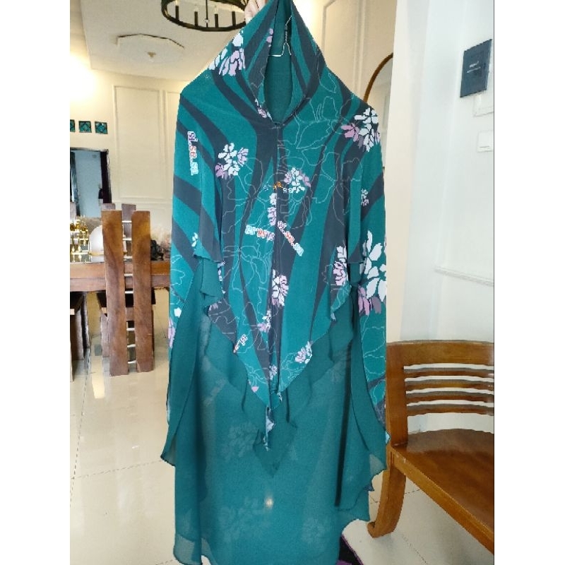 Jual Khimar printing sisesa.. hijau botol like new mulus terawat cuma ...