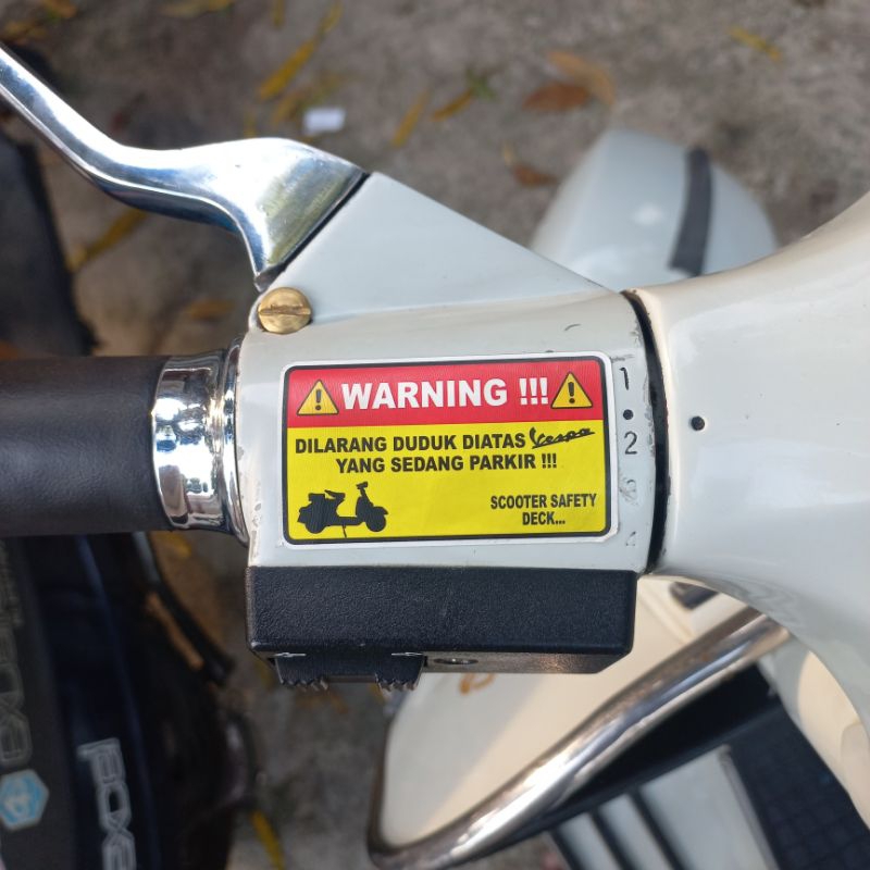 Jual sticker warning safety deck vespa stiker peringatan safety deck ...