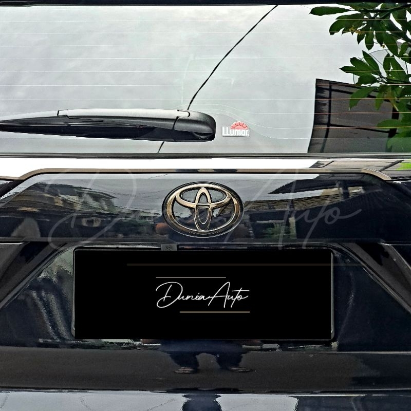 Jual Emblem Logo Black Chrome Toyota Innova Zenix 2022 - UP Belakang ...