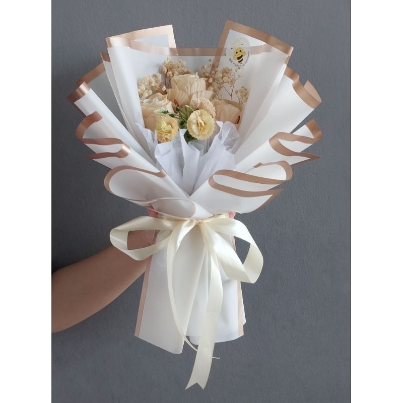 Jual BEE FLORIST_Artificial flowers/ Buket Bunga / Buket Wisuda / Cream ...