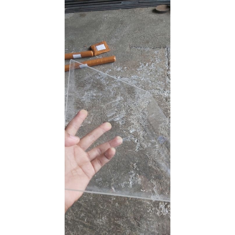 Jual Akrilik Bening Tebal 3mm Ukuran 29cm x 42cm Bekas | Shopee Indonesia