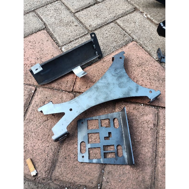 Jual pangkon dudukan box aki gl100 /dudukan box aki gl100 besi set ...