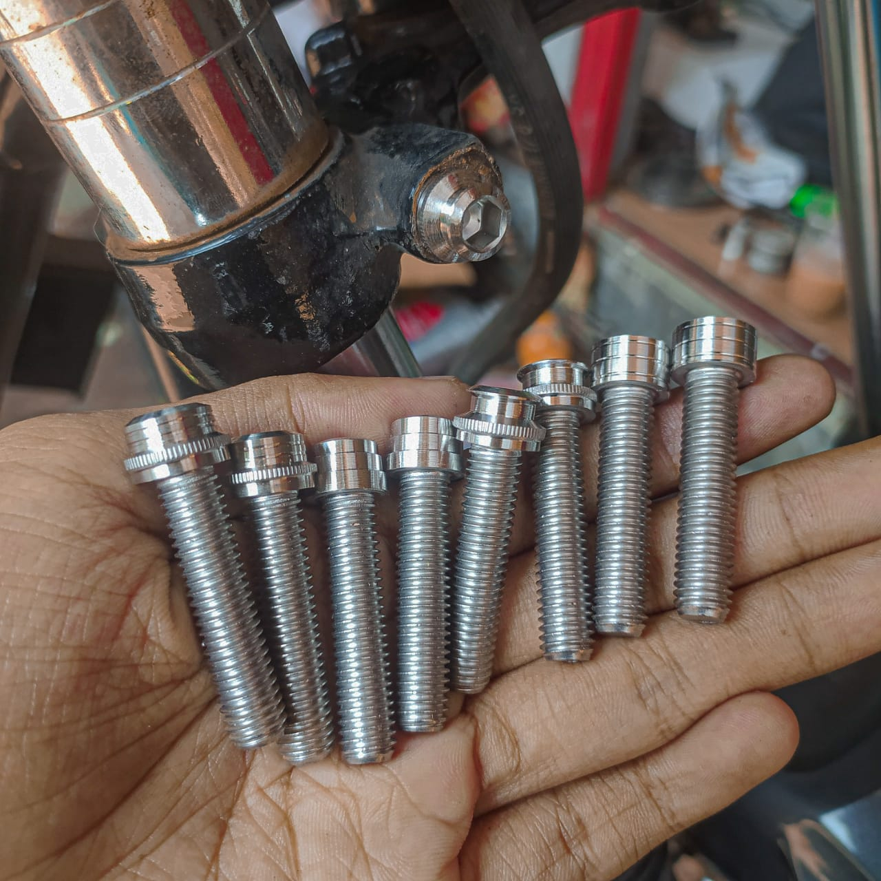 Jual Baut T bawah GL MP Stainless Custom Bubut (1pcs) | Shopee Indonesia