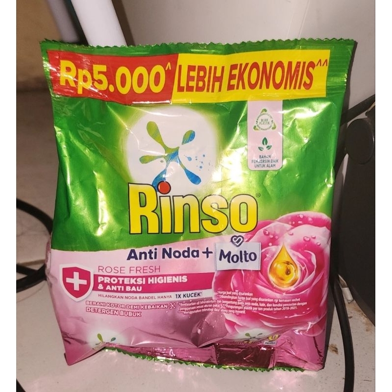 Jual RINSO MOLTO DETERJEN BUBUK 5000 an / RINSO BUBUK DETERJEN PLUS ...