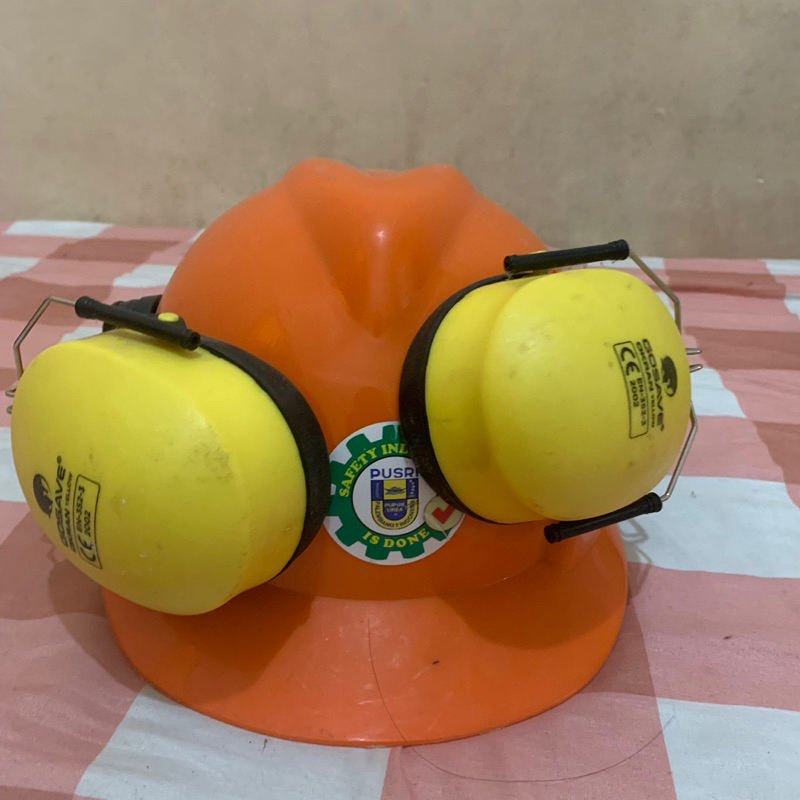 Jual HELM SAFETY | SAFETY HELMET | EARMUFF EARPLUG PABRIK | Shopee ...