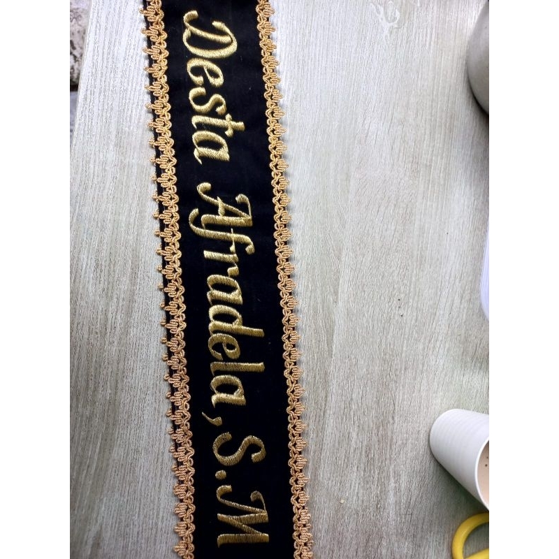 Jual Selempang Wisuda Renda mahkota | Shopee Indonesia
