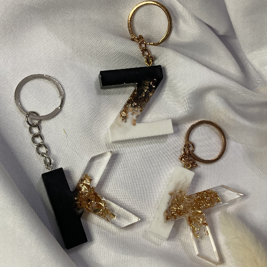 Jual [Poio] Gantungan Kunci Huruf resin Nama Inisial | Resin keychain ...