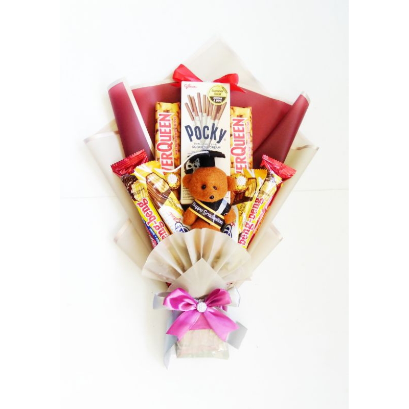 Jual BUCKET SNACK COKLAT DAN BONEKA PAKET WISUDA/BUCKET WISUDA/BUCKET ...
