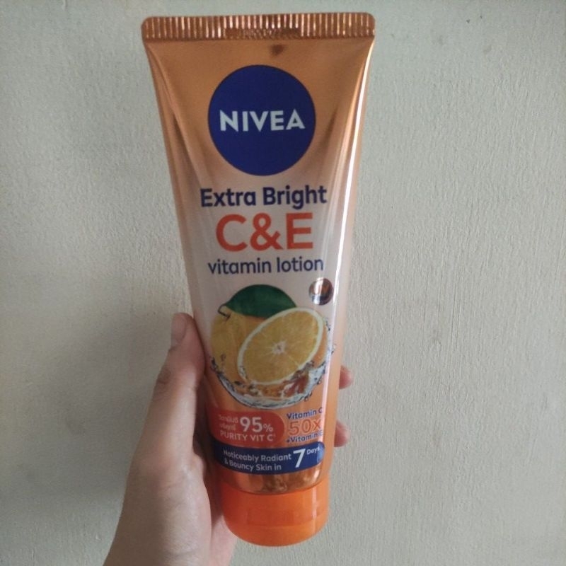 Jual Nivea extra bright C&E vitamin lotion body lotion 180 ml | Shopee Indonesia