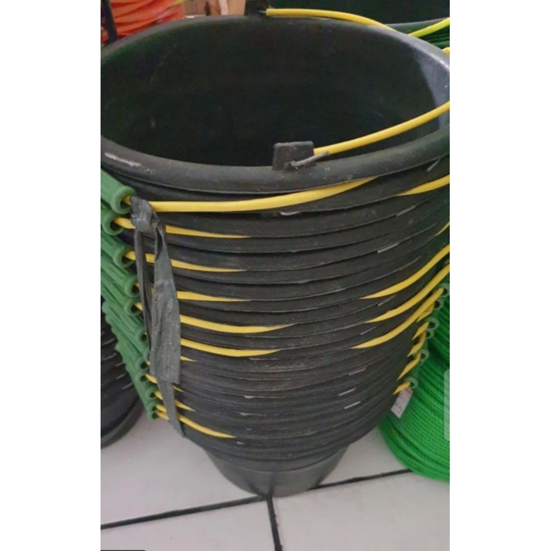 Jual ember cor 22 hitam karet/ember cor 18 hitam karet/ember bangunan ...